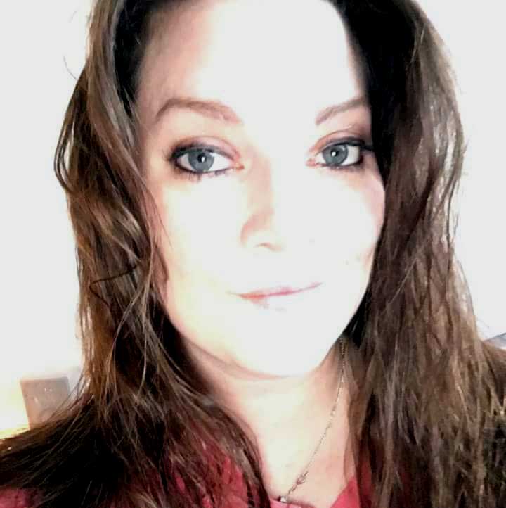 Jennifer Hollinger's Instagram, Twitter & Facebook on IDCrawl